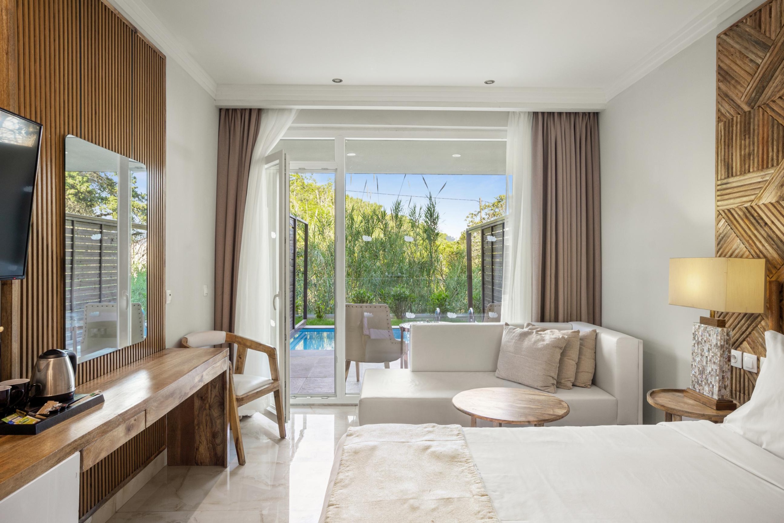 Superior Double with Plunge Pool - Mythos Palace Resort